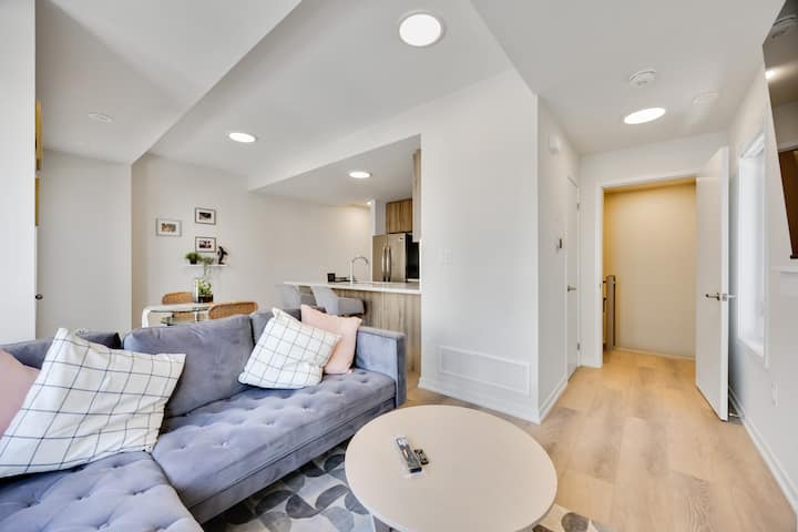 Richmond Hill Retreat 2+1 Bedroom Cozy Home - Markham
