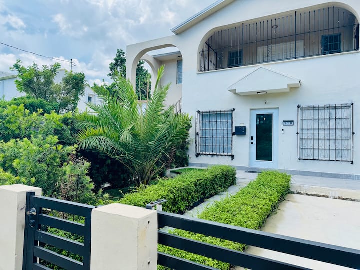 Cozy Home In The Heart Of Miami! - Miami, FL