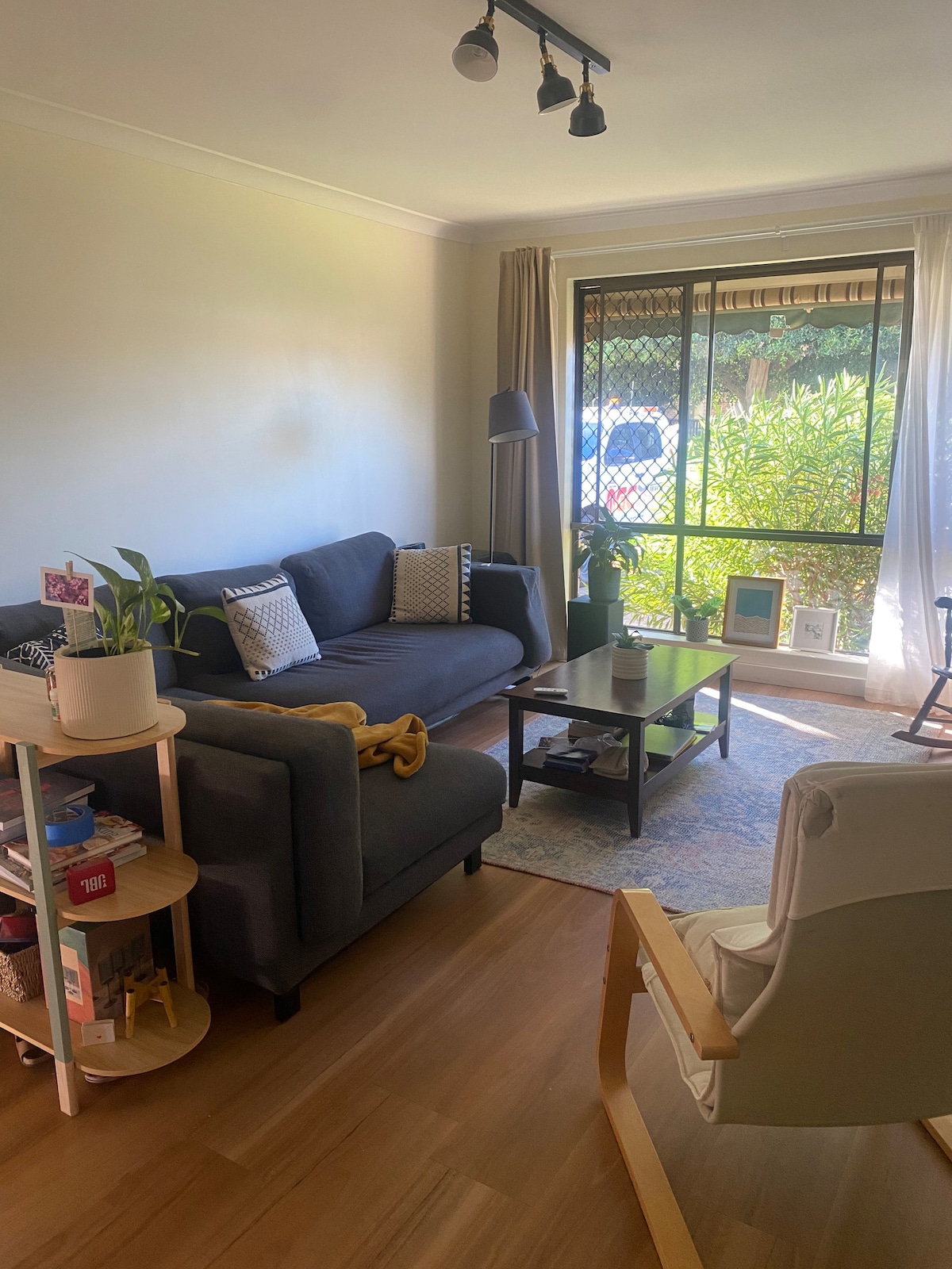 Renovated house with backyard near airport & train - Houses for Rent in ...