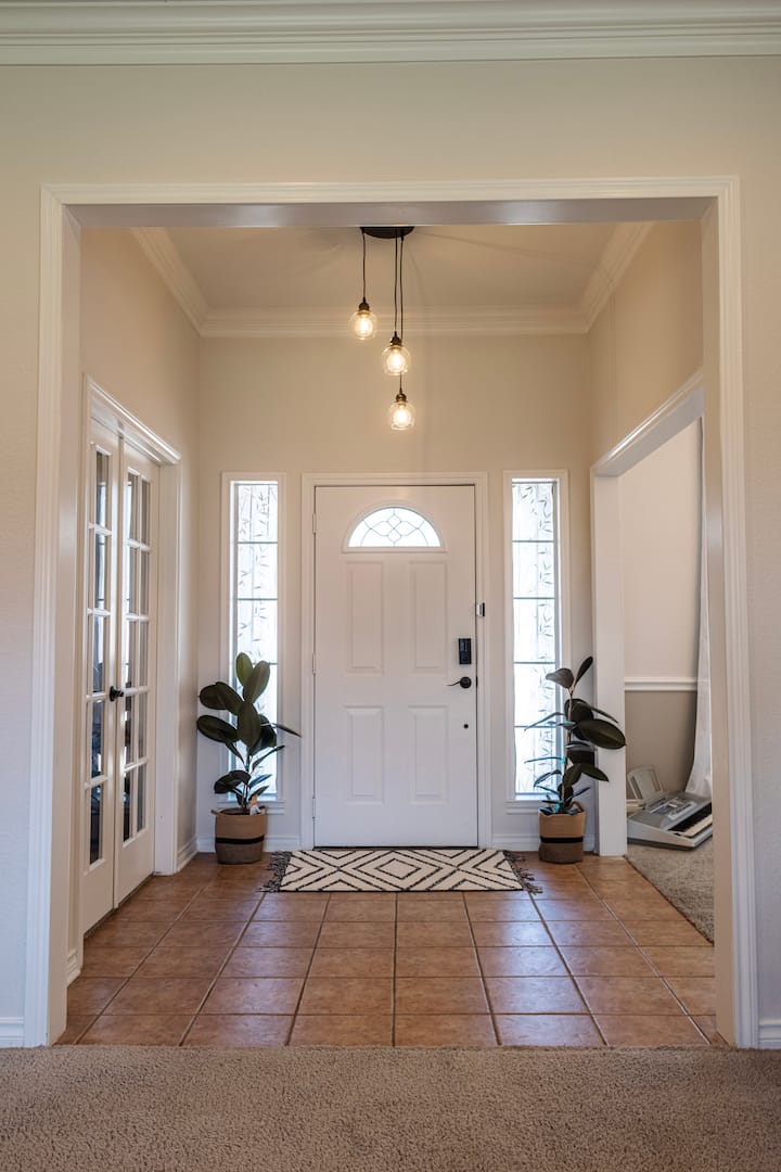 Keller Haven Cozy 3 Bedroom Home - Roanoke, TX
