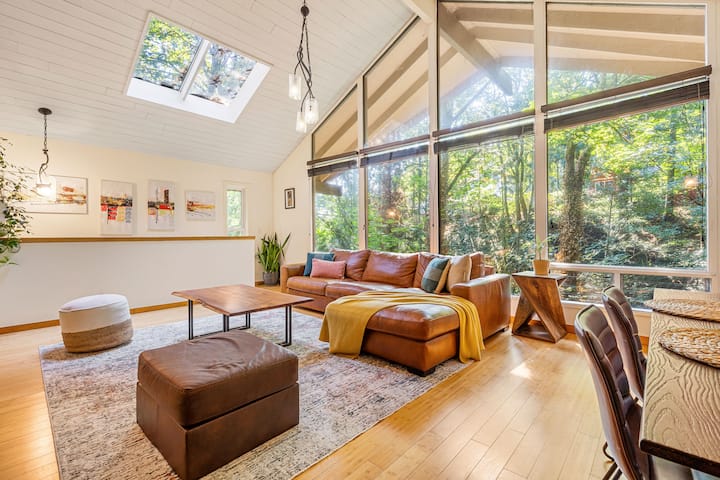 Bellevue Forest Haven Hideaway - Bellevue, WA