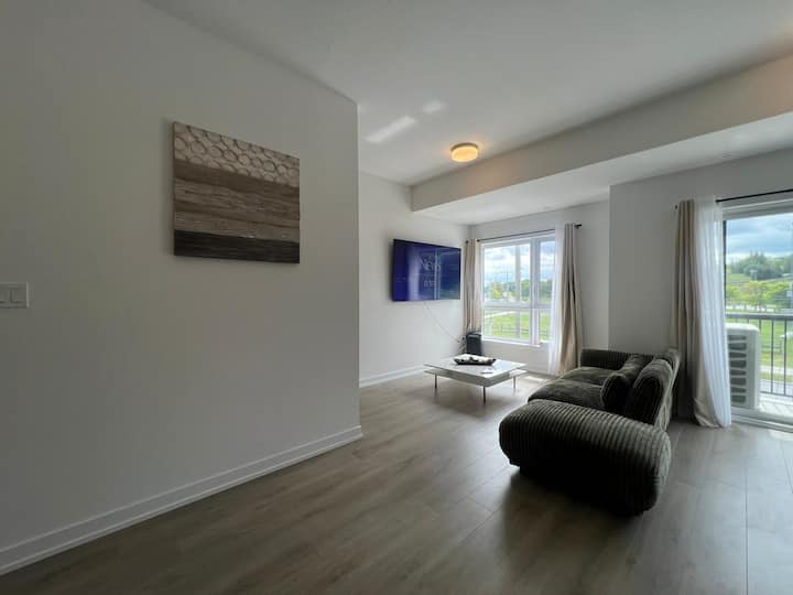 Stylish 2-story Condo W/ Balcony - Kitchener, ON, Canada