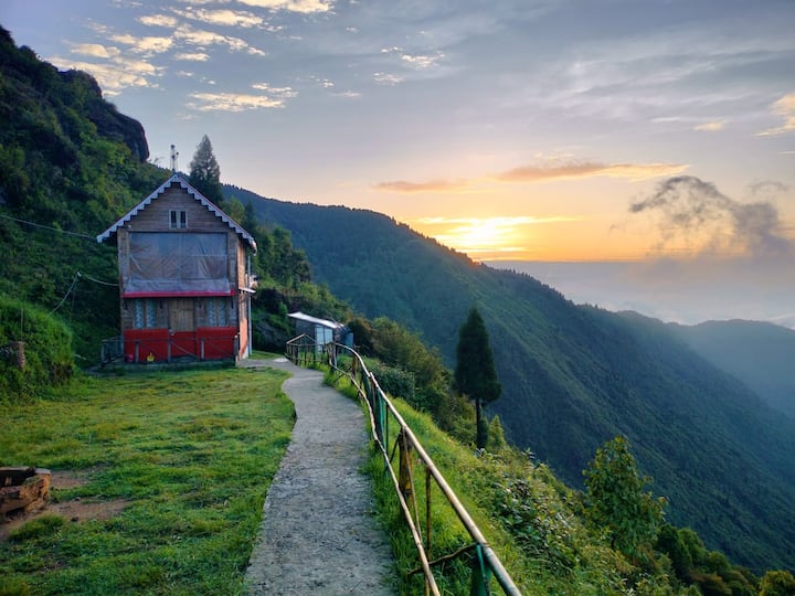 Secret Cabin In The Woods With Sunrise, Stargazing - Kurseong