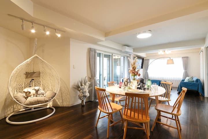 小樽中心｜100㎡・3brラグジュアリースイート｜最大10名｜無料p｜45㎡リビング・プロジェクター - Otaru