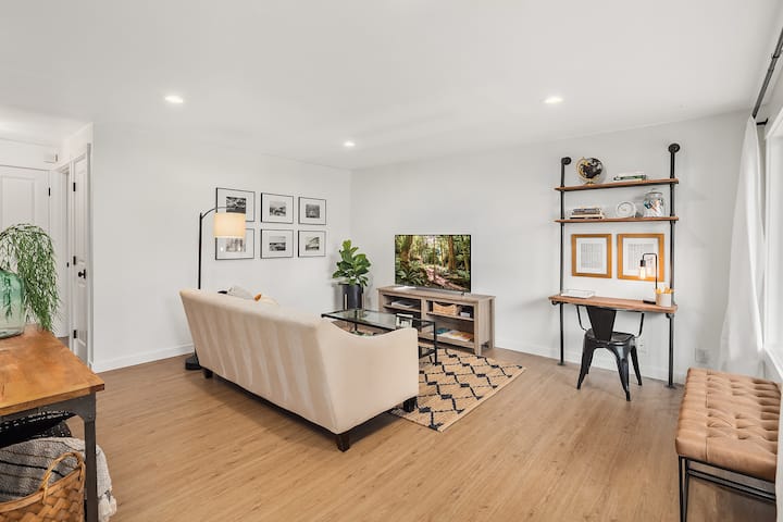 Cozy 2br Lower Unit @Dt Kirkland | Walk To Lake - Kirkland, WA