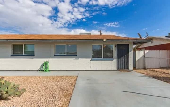 Roper’s Retreat | Private Yard & Modern Comfort - Morristown, AZ