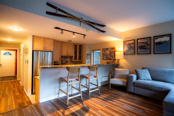 North Face Nook At Alyeska Ski Resort - Anchorage