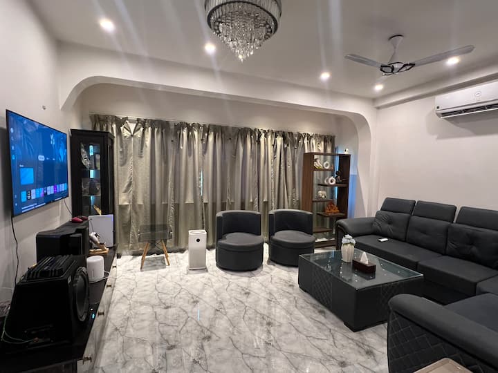 Premium Stay | Lounge Sofa | Ps5 - Bhagalpur