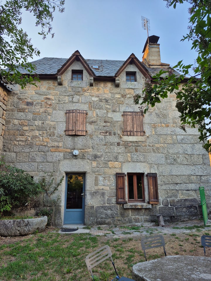 Maison De Ferme Aubrac 6 Pers. - Chaudes-Aigues