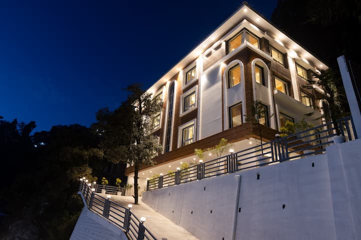 Comfortable Hotel Stay Near Mall Road, Mussoorie - Mussoorie