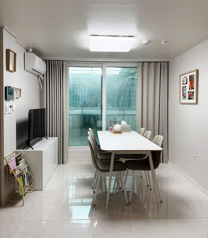 #상수역도보2분#2룸#3침대 #홍대#명동#종로#이태원#엘리베이터#무료짐보관#303 - Seoul