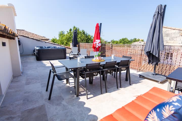 Toit-terrasse & Jacuzzi En Plein Cœur De Beaucaire - Beaucaire