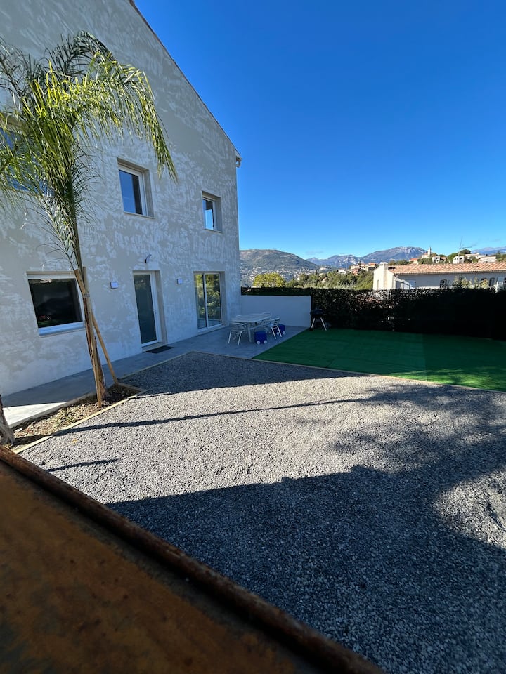 Maison 5 Chambres, Bureau, Buanderie - Carros