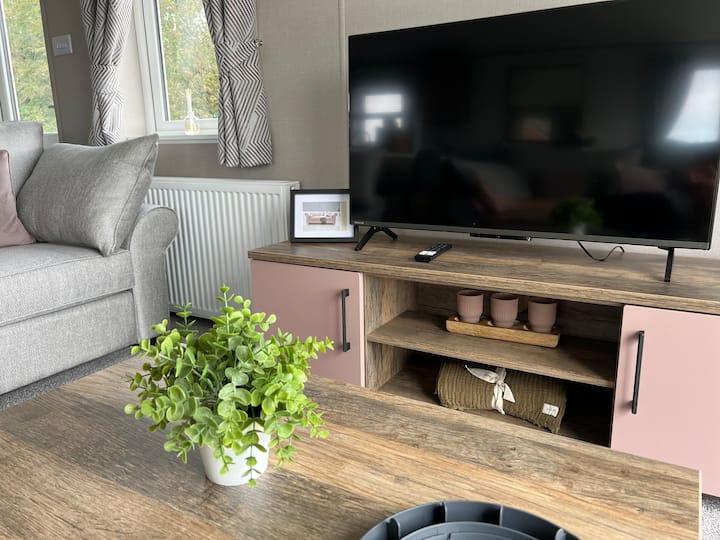 New 2025 Modern 3-bedrooms Lodge – Walk To Beach - Morecambe