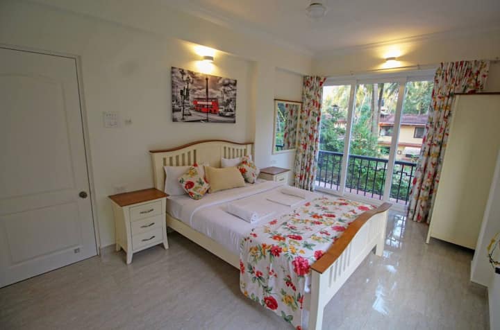 1bhk With Balcony In Candolim/calangute: Pool+gym - Goa