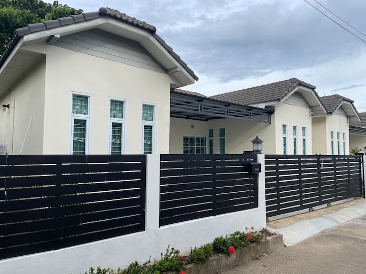 Modern Lampang Apartment With Kitchen | Unit A2 - Lampang