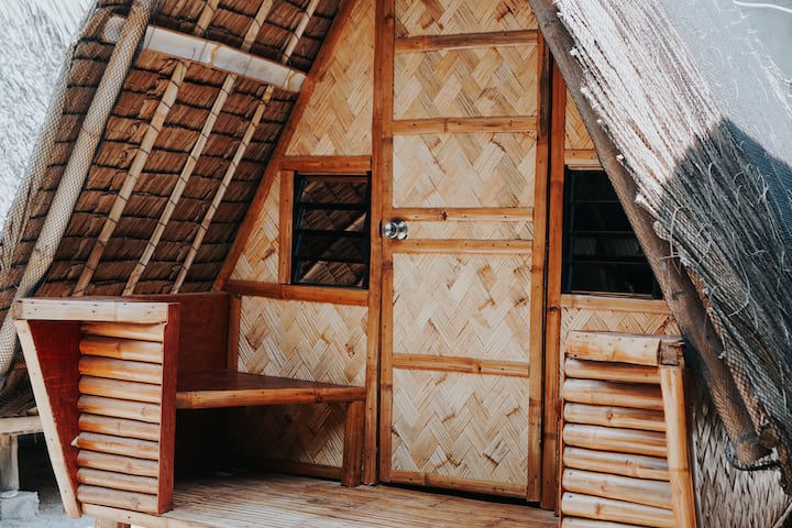 A Private Hut In A Hostel - San Narciso