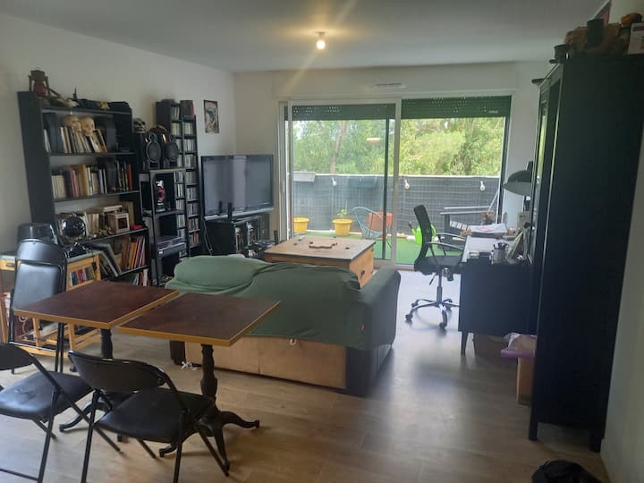 Appartement Neuf. 2004.
Place De Parking. 63 M2. - Bègles