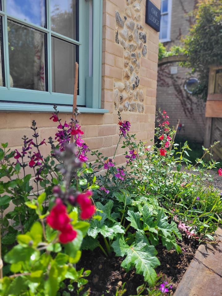 Rural Retreat With Private Patio With Field Views. - Dereham