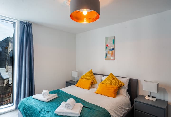 The Prestigious Bank Tower - Birmingham