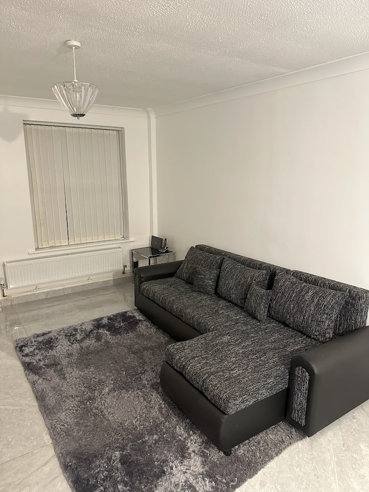 The Eagle's Golden Nest - Milton Keynes