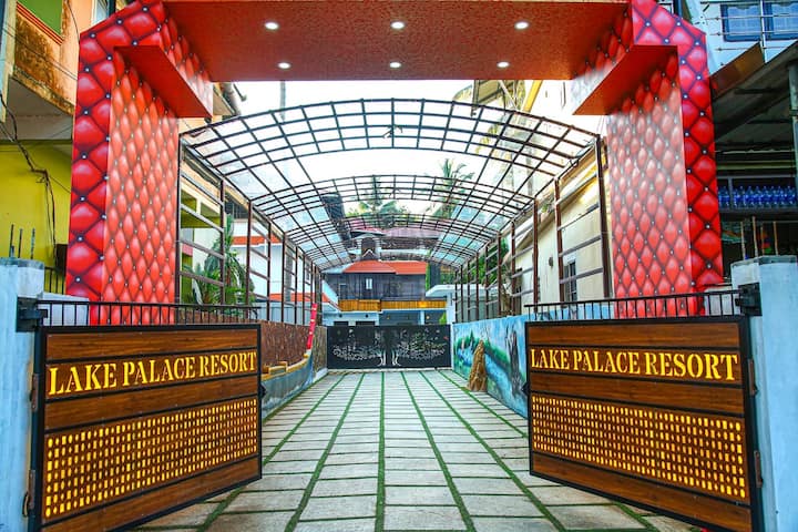 Hotel Lake Palace 2 Family Suits For 8 Pax - Kumarakom