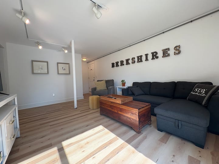 Beautiful Berkshires 1-br Apartment - Lee, MA