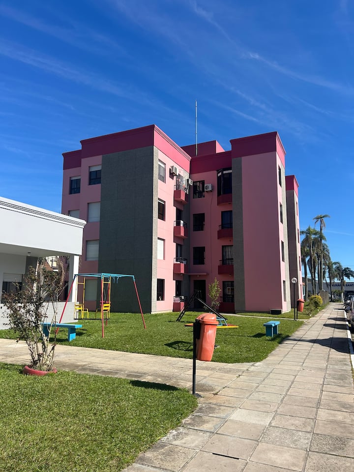 Apartamento Bem Localizado, Em Condomínio Seguro. - Rio Grande