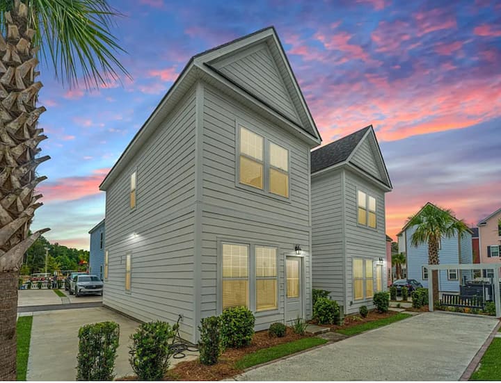 Coastal Charm Cottage - Pool + Waterfront Access - Hanahan, SC