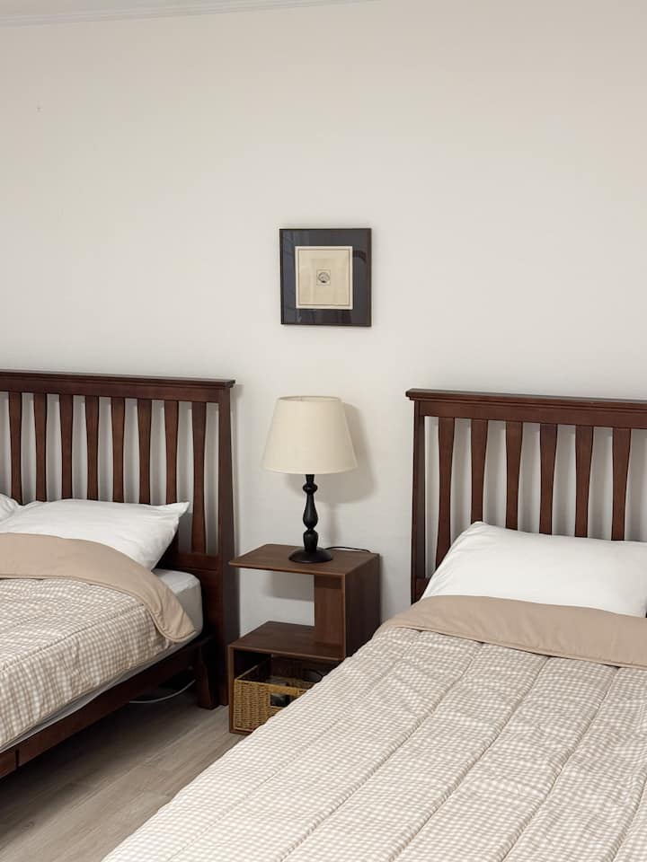 그린하우스/경복궁/동대문/남산타워/홍대/Ddp/물품보관가능/마을버스 1분이내 - Seoul