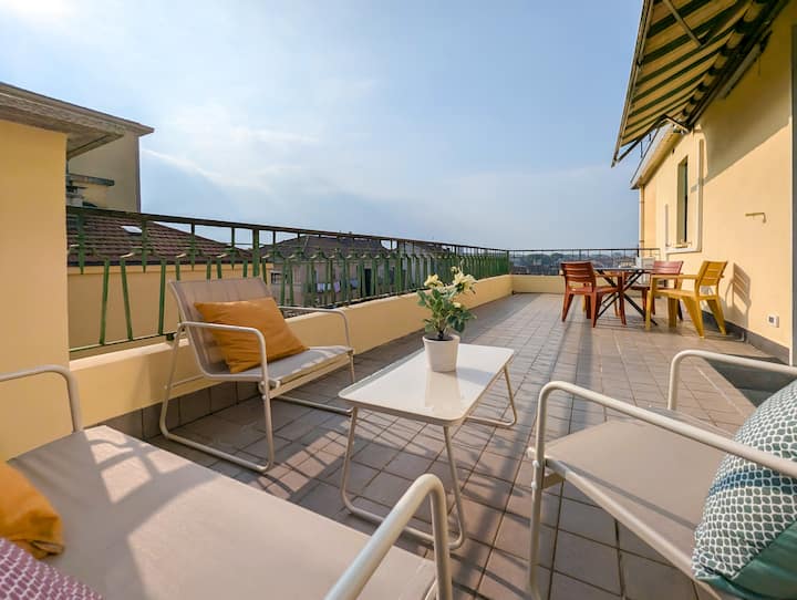 Appartamento Con Terrazzo Privato In Torino Centro - Turin