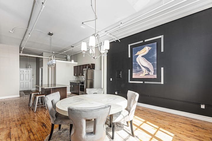 Casual Corner - Detroit