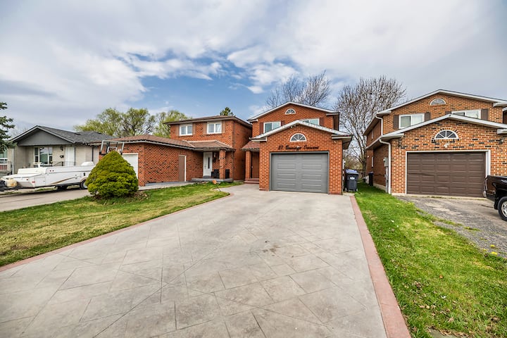 Full Home, Prime Location - Brampton