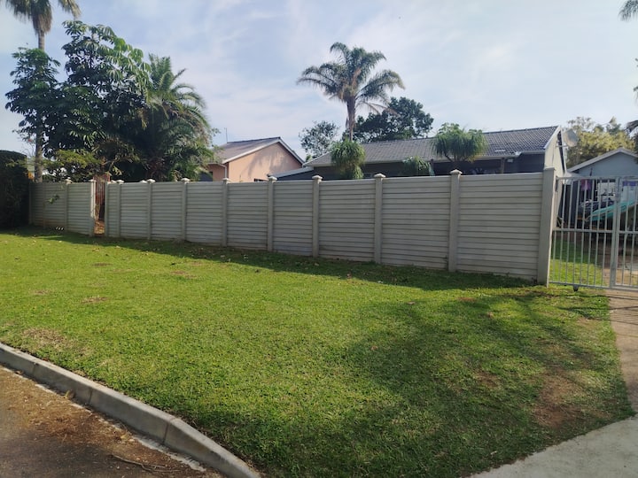 Pura Vida Guest House - Scottburgh