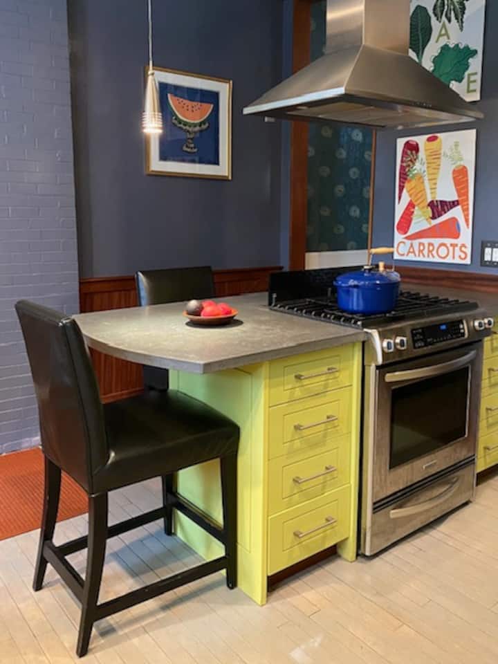 Elegant & Spacious 2-bed, 2-bath Town House - Portland, ME