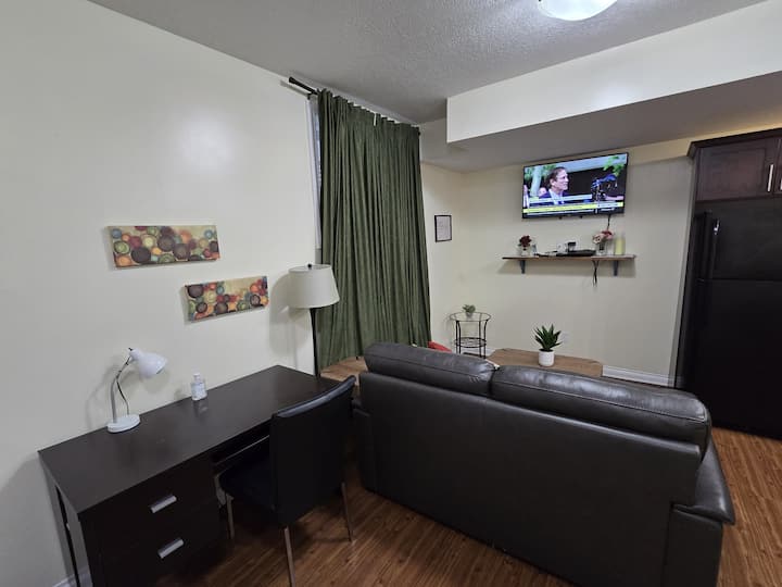 Beautiful & Cozy 2 Bedrooms Suite - Fort McMurray