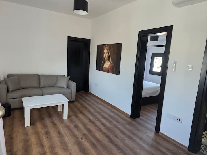 Nar (Whole Guesthouse) 5 Individual Rooms/en Suite - Famagusta