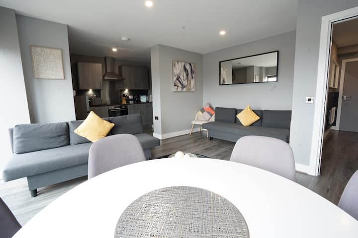 Warm & Welcoming City Home Near Albert Dock - Liverpool