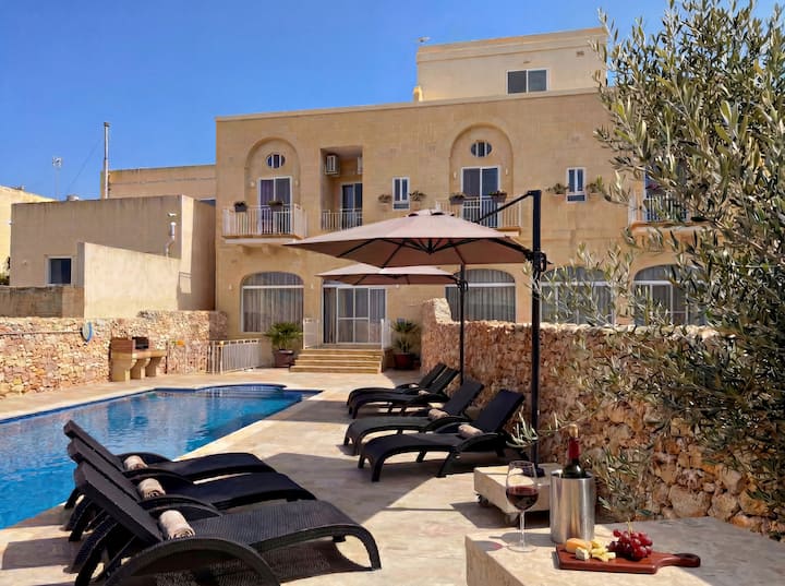 Danny House | Private Pool | 5br Ensuite & Bbq - Malta