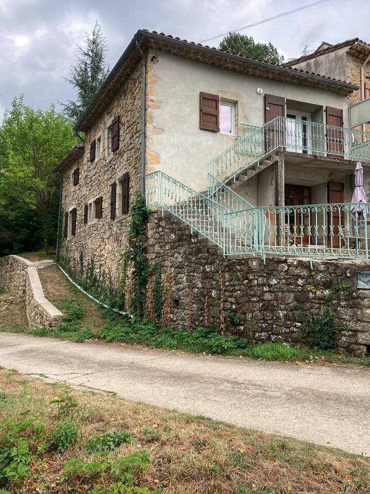 Lieu Apaisant Après Excursion - Saint-Jean-du-Gard