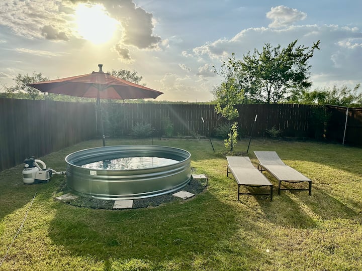 Cozy Pool House Close To Cota & Germania - Cedar Creek, TX