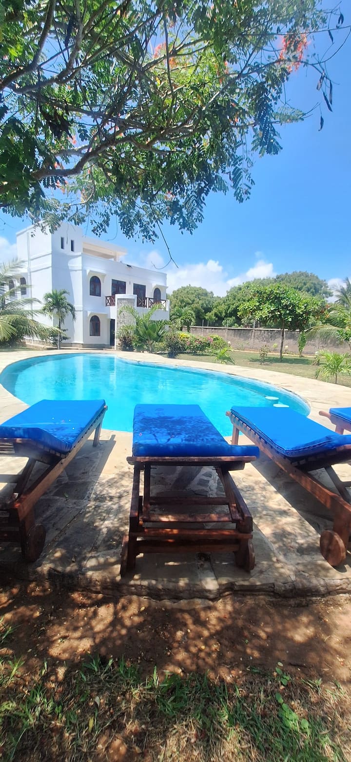 Elna's Haven Villa Cashew Diani - Diani Beach