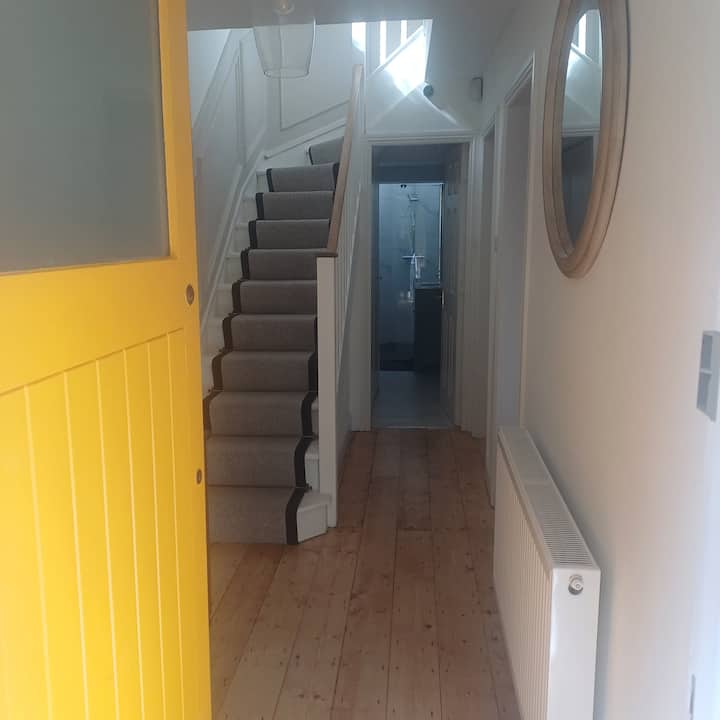 Home In Heart Of Drumcondra - Dublin