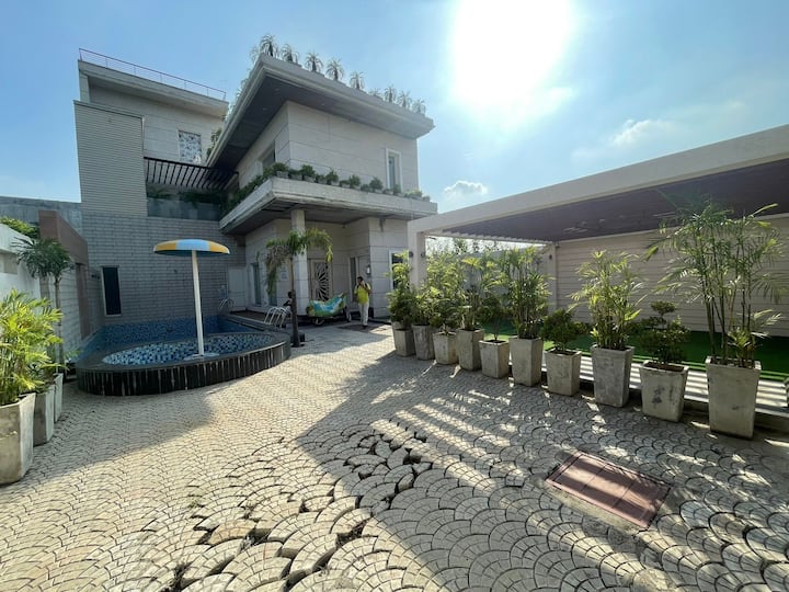 Luxury Villa With Privatepool And Modern Interiors - Amritsar