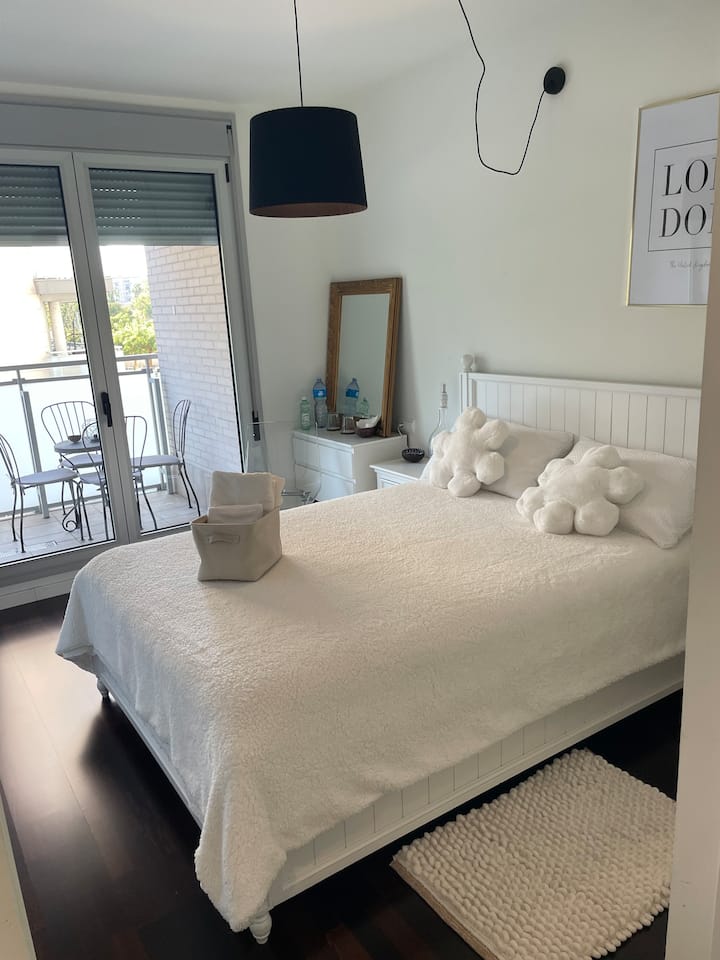 Apartamento Moderno Y Espacioso En Barcelona - Santa Coloma de Gramenet