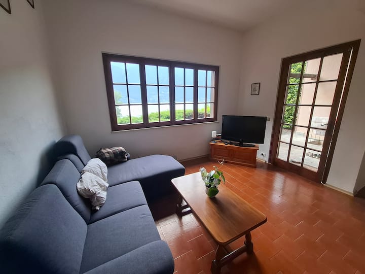 Casa Saggio: Lakeside Retreat With Stunning Views - Bondone