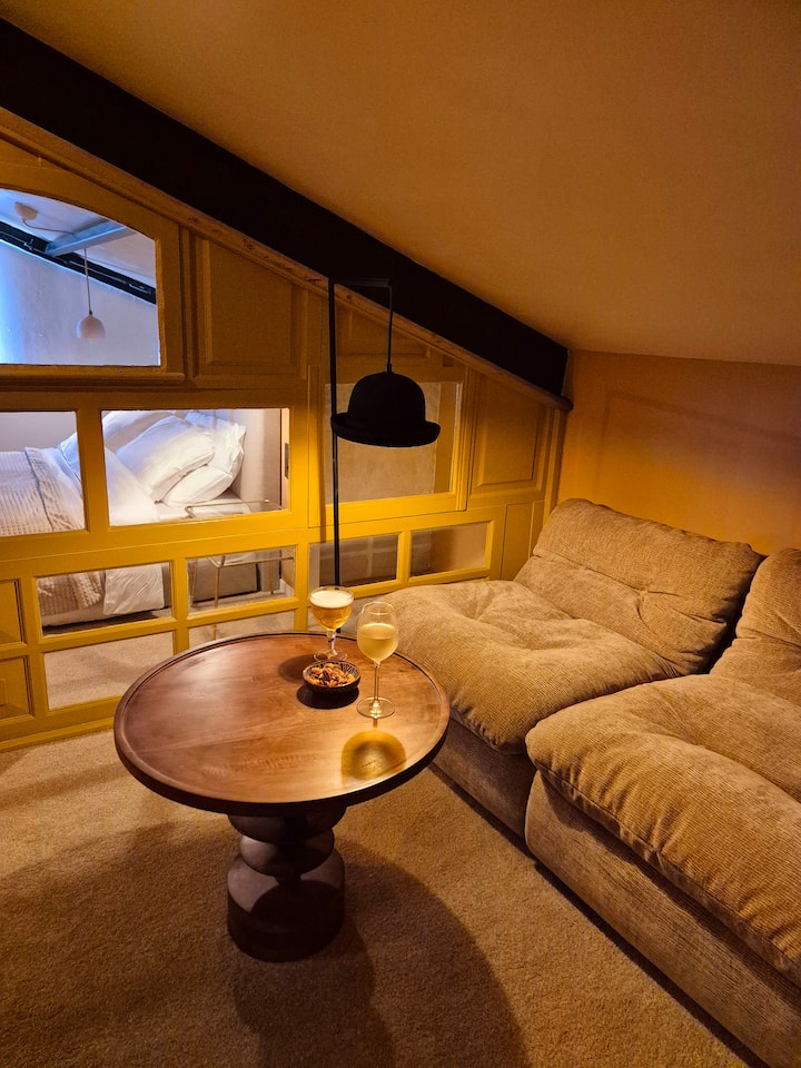 Welkom Bij Maison Colombe, Studio 2 - Den Helder