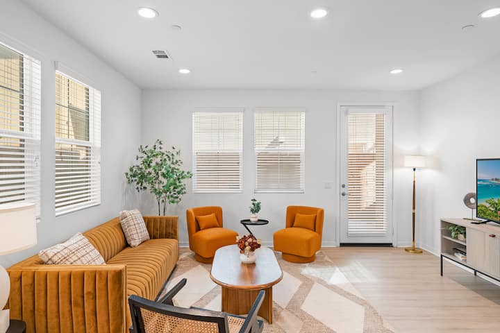 4bd/3bath/6beds/near Airport - 安大略
