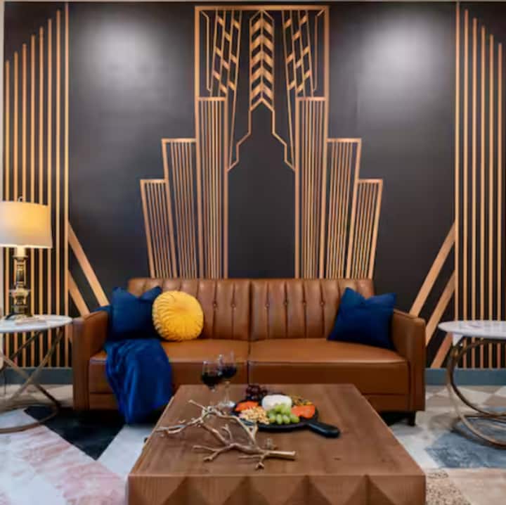 Autumn Art Deco Haven In Downtown Bryan - Bryan, TX