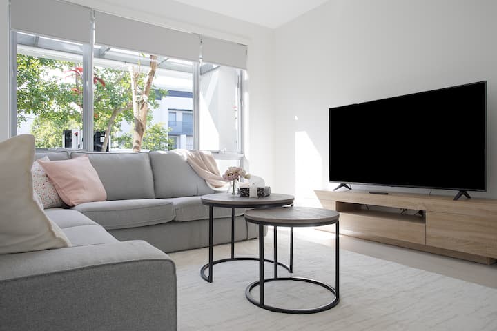 Luxe 4br Coastal Retreat | Family Beach Getaway - Coogee